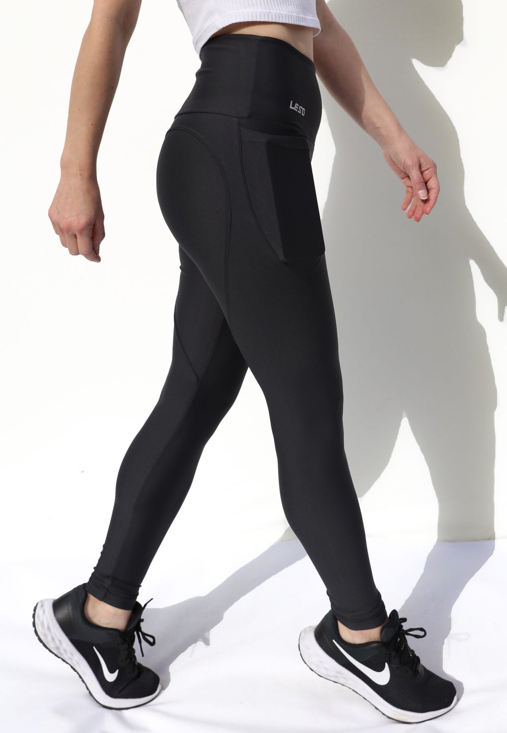 Peppua korostavat leggingsit | Heat shape leggingsit saapuneet | LESO